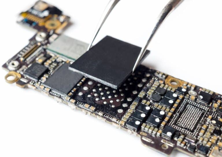 NAND vs NOR: Understanding the Differences in Flash Memory